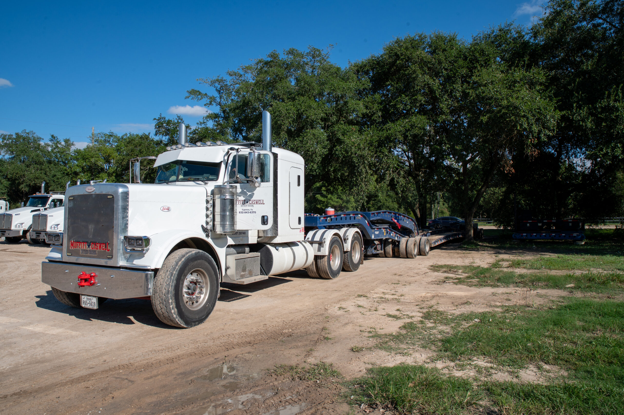Navigating Oversize Load Regulations for Heavy Haul Trucking